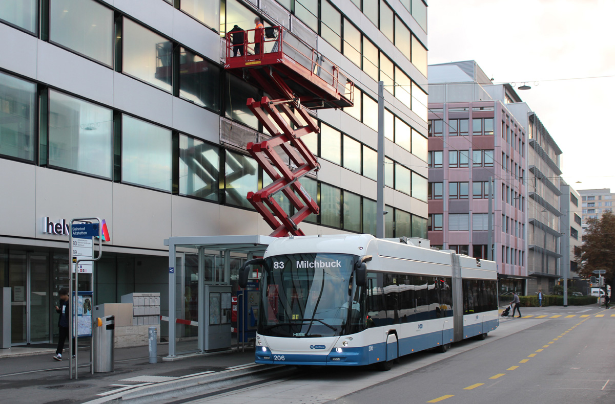 Swisstrolley 206 beim Bhf. Zürich Altstetten am 16.09.2022. - Bus-bild.de