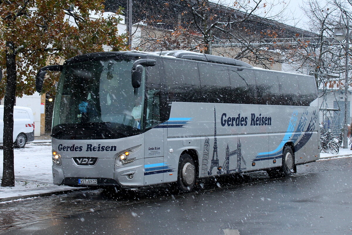 Mercedes-Benz C2 Citaro III GN20 der BVG, Wagen 4985, unterwegs als X34 ...